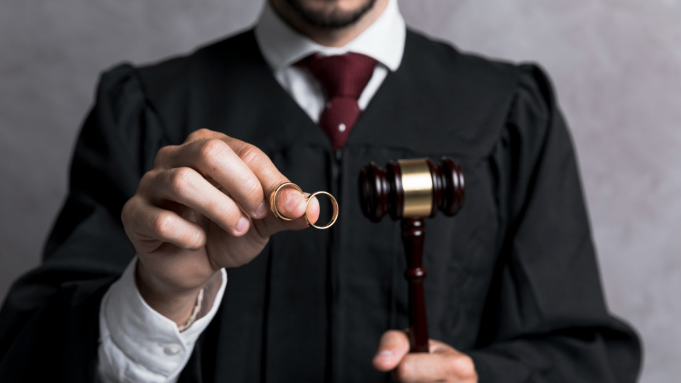 Disappearance of a Client Without a Trace Does Not Terminate the Power ...