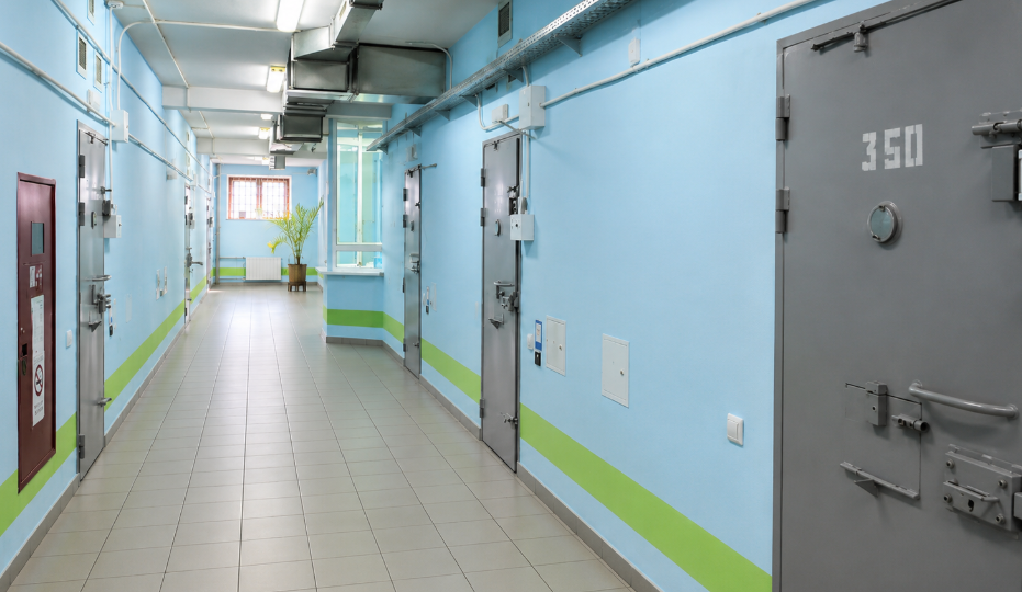 Заключенных смогут переводить в другие учреждения, если проверка выявит ...